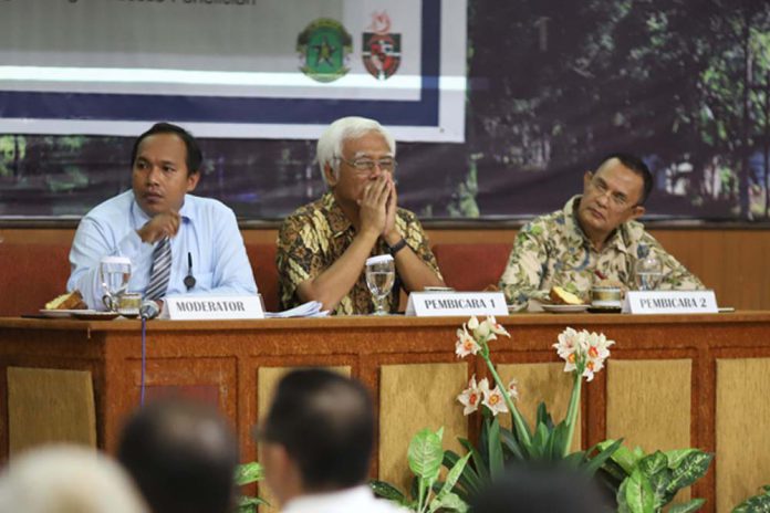 Seminar Filsafat Ilmu bersama Prof. Dr. Alois Nugroho dan Dr. Mikhael ...